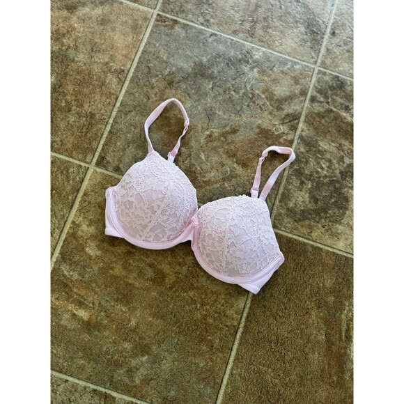 SKIMS | Intimates & Sleepwear | Skims Fits Everybody Lace Tshirt Bra ...